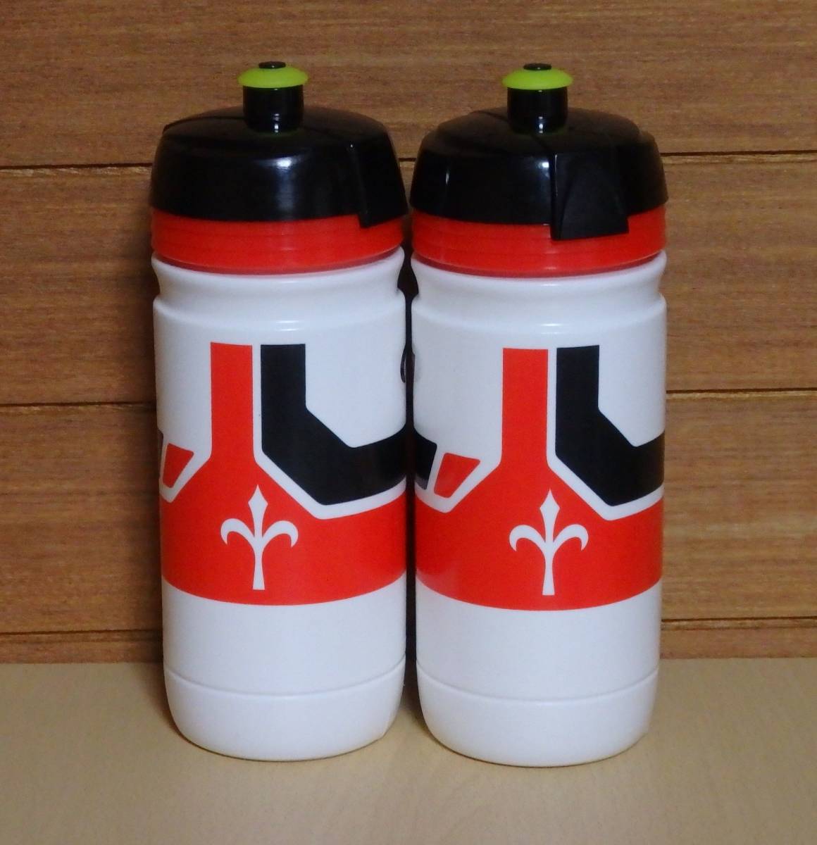 Wilier ウィリエール Elite Bottle 550ml 2本セット 送料￥350より(ボトル、ボトルケージ)｜売買されたオークション情報、yahooの商品情報をアーカイブ公開 ...