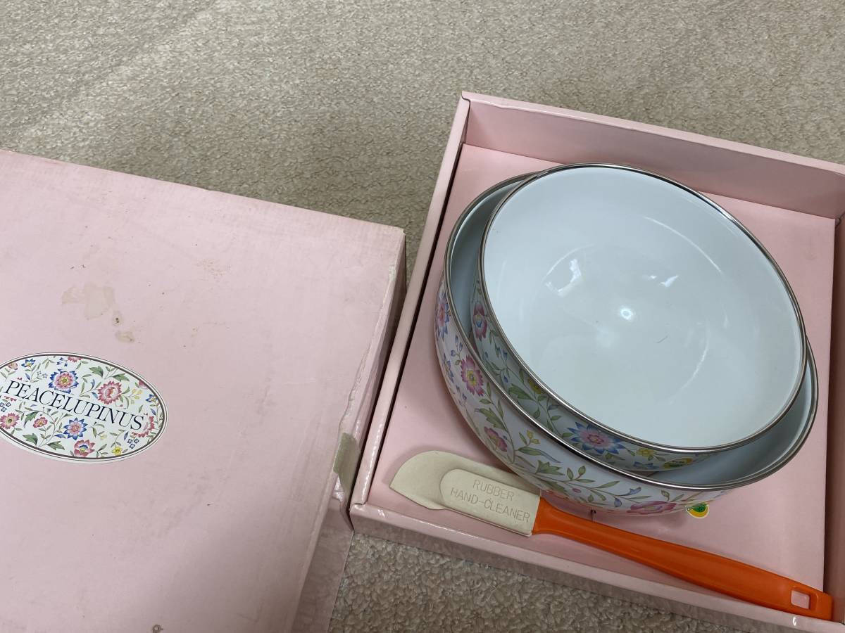 EJIRY/エジリー ホーロー製 ミキシングボウル2P ヘラ付き(ボール、ざる)｜売買されたオークション情報、yahooの商品情報をアーカイブ公開 - オークファン（aucfan.com）