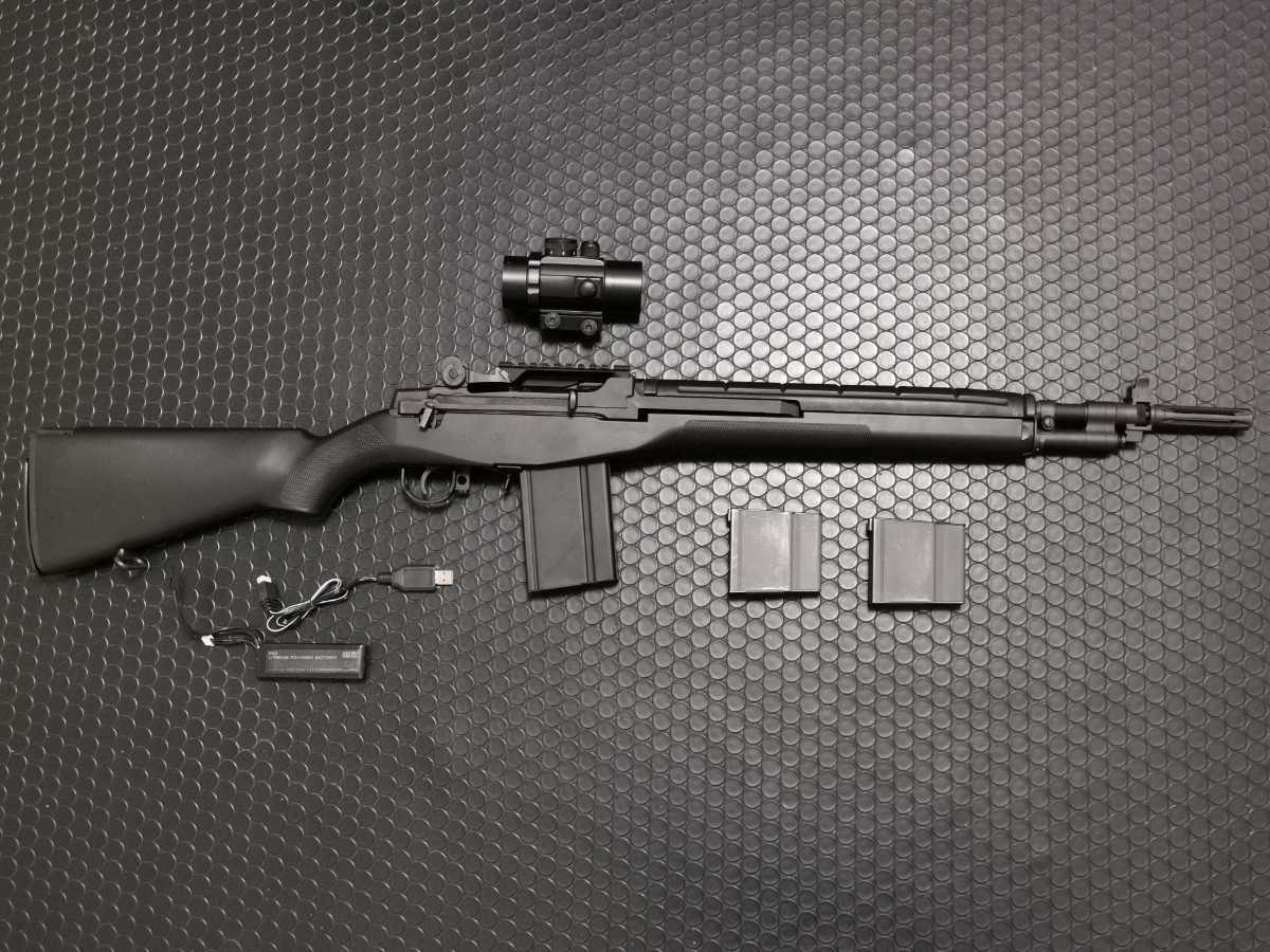 マルイ M14 CQBカスタム リポバッテリー 充電器 大口径ドットサイト 多弾マガジン ショートマガジン等豪華フルセット M14 SOCOM ...