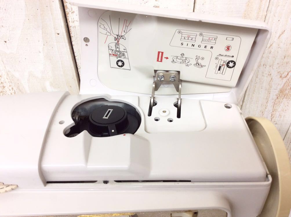 昭和レトロ 当時物 SINGER Magic Bobbin 690U シンガーミシン マジックボビン 品 付属品多数 レトロポップ モダン ...