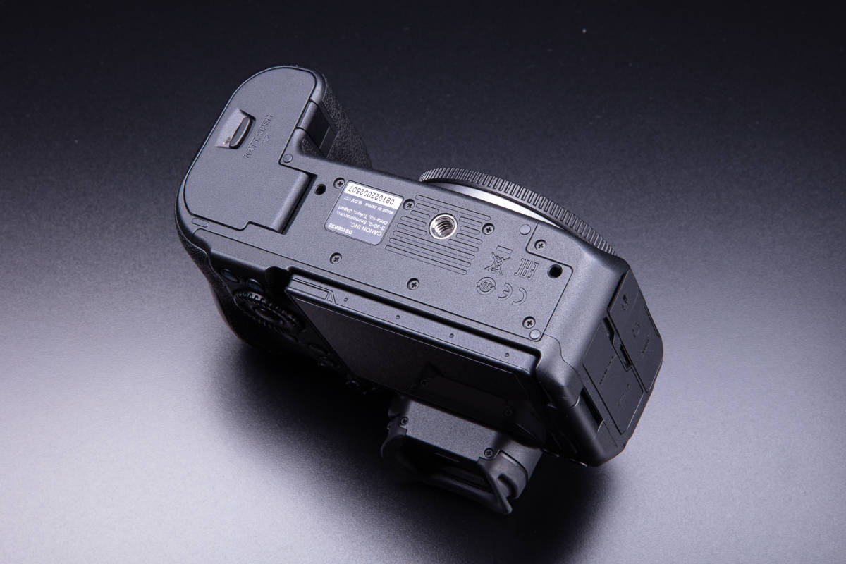 キャノン Canon EOS R6 / Peipro Arca カメラケージ / Akineko ストラップ / Meike EF-EOS R オートフォーカスアダプター(キヤノン)｜売買され ...