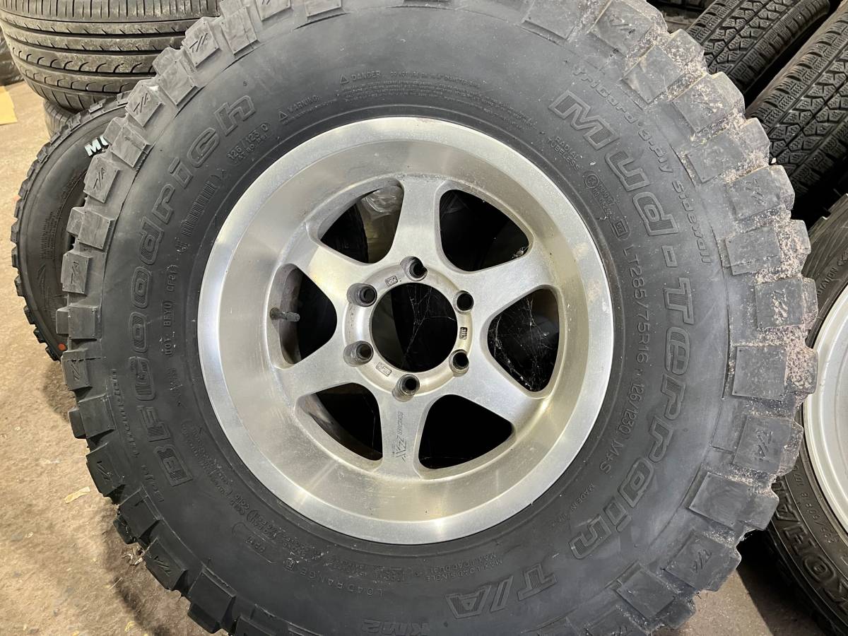 ランクルなどに 4本 BFGoodrich T/A マッドテレーン 285/70R15 ENKEI BORGNER ZX 16インチ8J ...