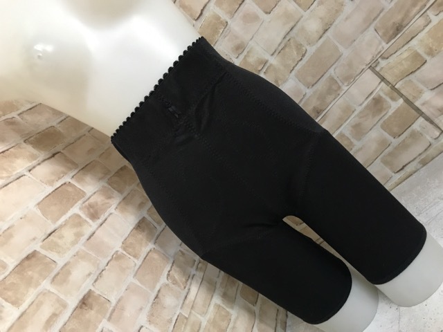 G10096 シャルレ FE123 補正 ガードル 黒 76(Lサイズ)｜売買されたオークション情報、yahooの商品情報をアーカイブ公開 ...