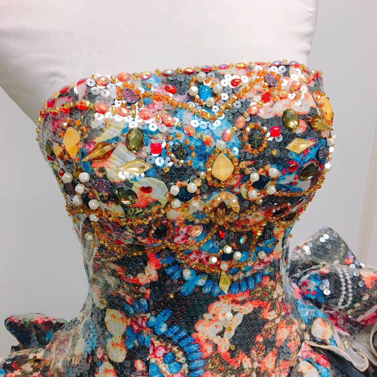 51 KOKI ウェディングドレス カラードレス FG814 ブラック 7TTF 宝石モチーフ フリル レース ビジュー スパンコール 現状品(プリンセスタイプ)｜売買されたオークション情報 ...