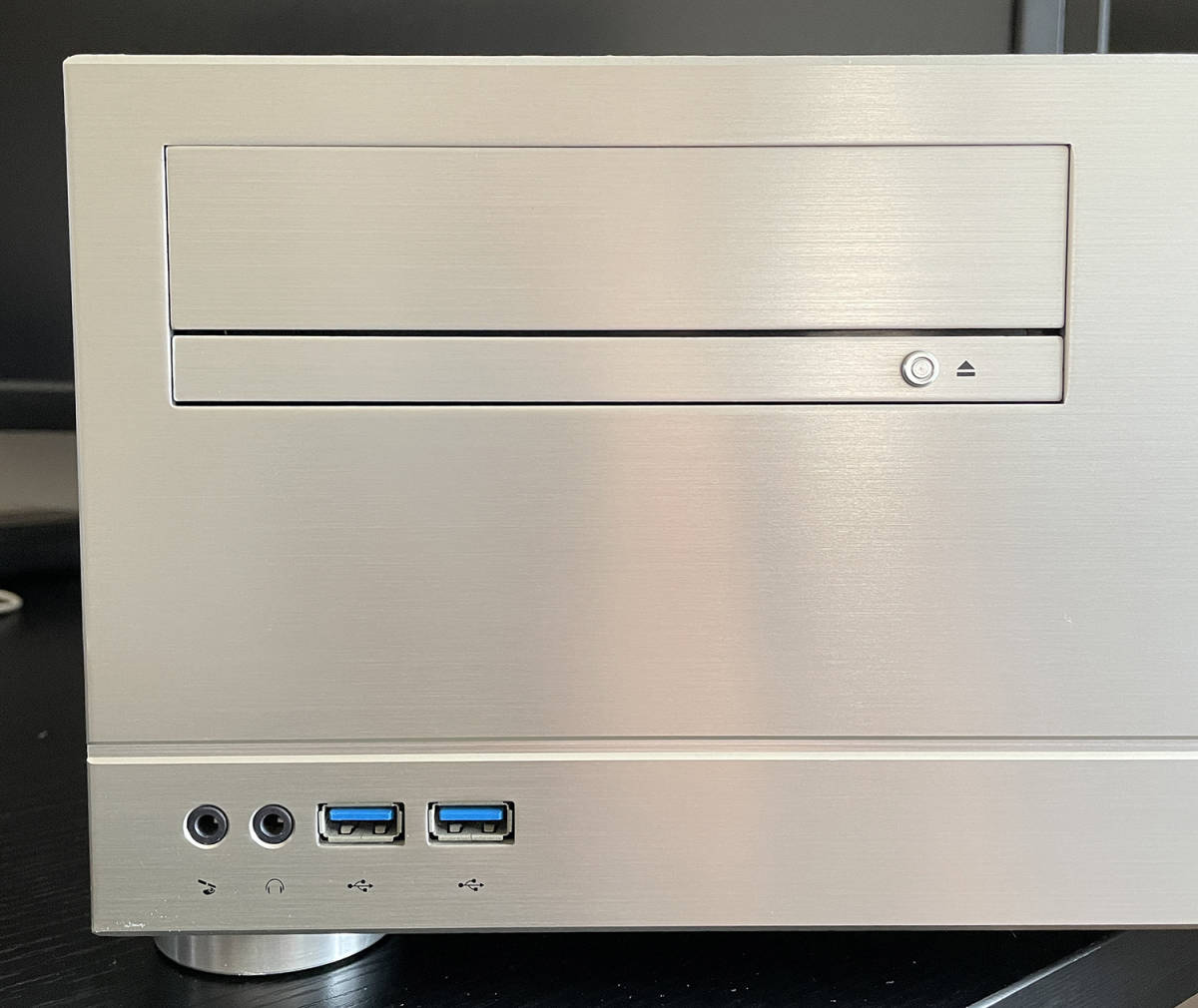 Abee AS Enclosure LP210 micro ATXケース 横置き アルミケース HTPCスタイル(Micro ATX)｜売買さ ...