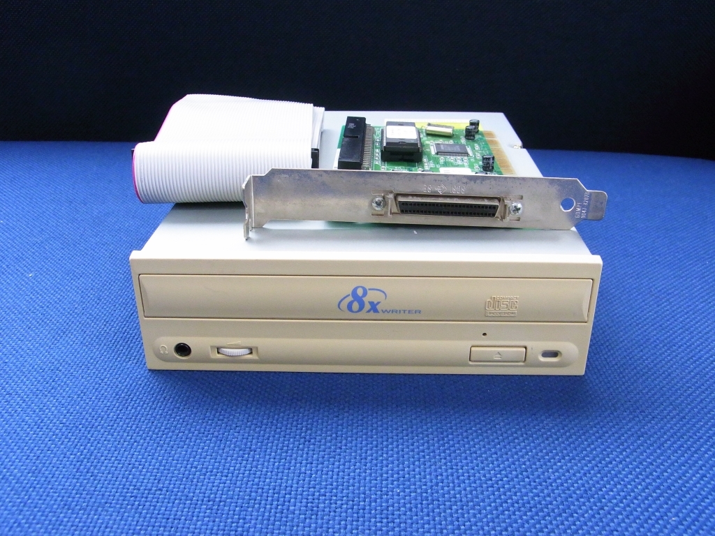 TEAC SCSI CD-Rドライブ CD-R58S にAdaptec AHA-2920C SCSIボードとケーブル付 その2(内蔵CD-R ...