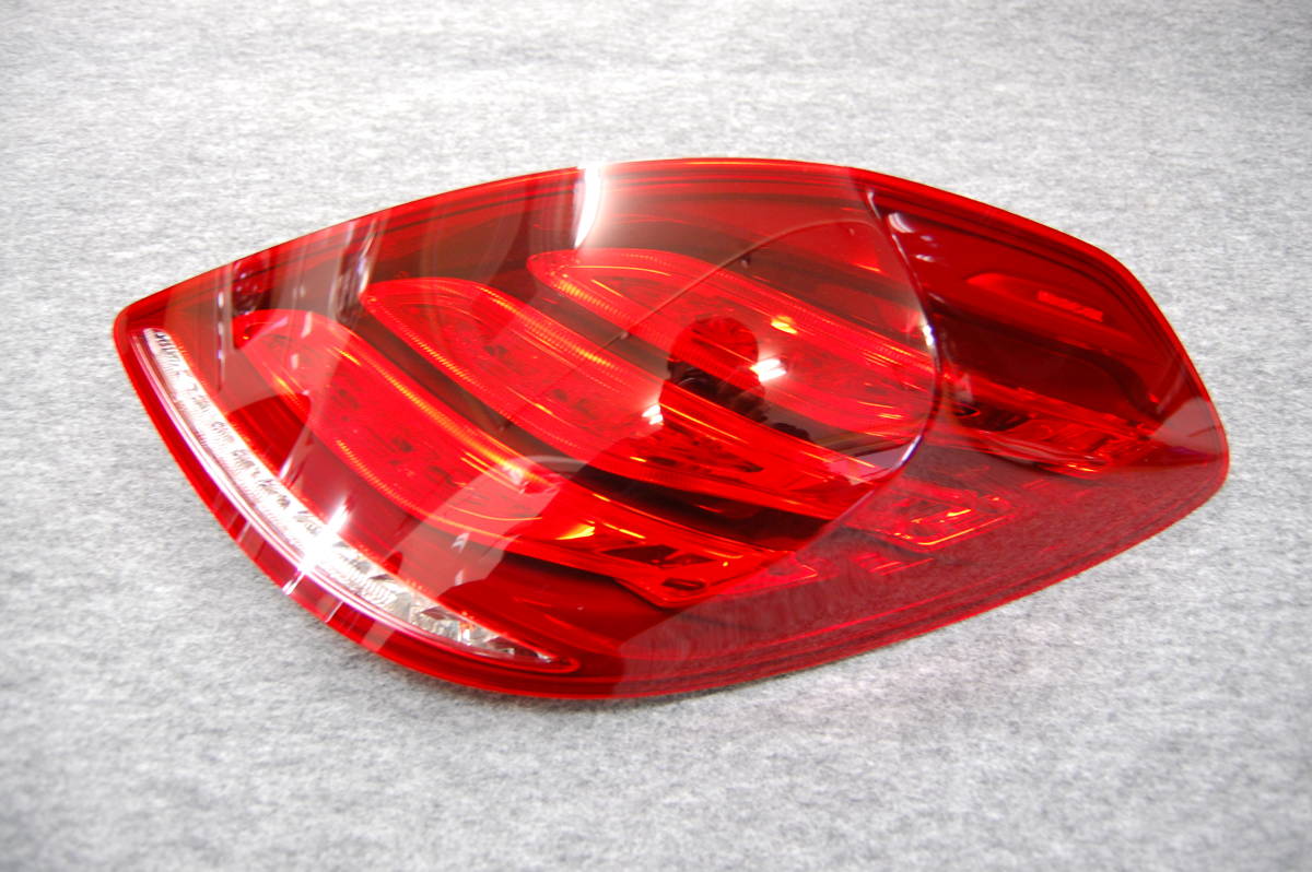 メルセデス ベンツ Sクラス W222 前期 用 純正 テールライト A2229065501 右側 1点 S300/S400/S550 ...