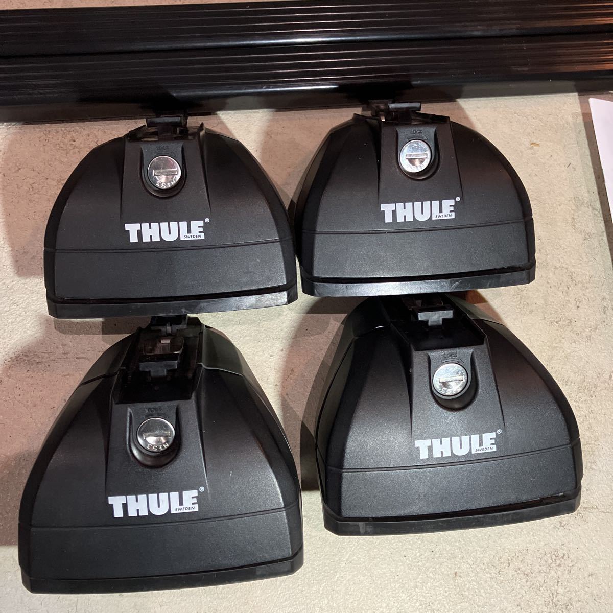 THULE スバル アウトバックBS9ルーフキャリア取付セット フットTH753+バー761+取付KIT4052 SUBARU Outback ...