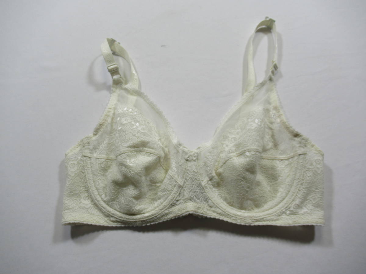 0907 80 シャルレ 3段フック ブラジャー C80 オフホワイト(Cカップ)｜売買されたオークション情報、yahooの商品情報をアーカイブ公開 - オークファン（aucfan.com）