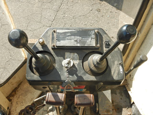 現状販売/引き取り限定 三菱 MX35 ミニショベル ユンボ バケット付き 部品取り等 片方キャタピラ動きません(建設機械、重機)｜売買された ...