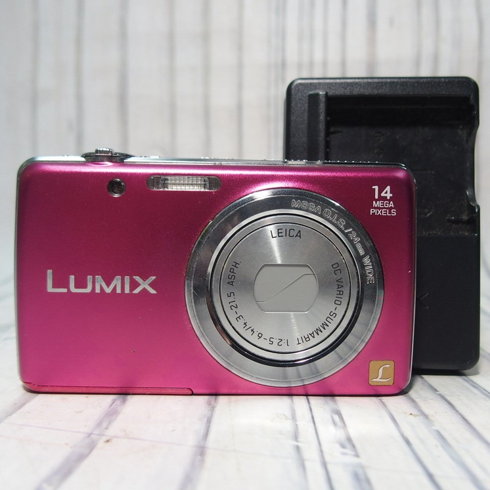 m002 D2 Panasonic パナソニック LUMIX ルミックス DMC-FH6 デジタルカメラ デジカメ ピンク 充電器付き 通電 ...