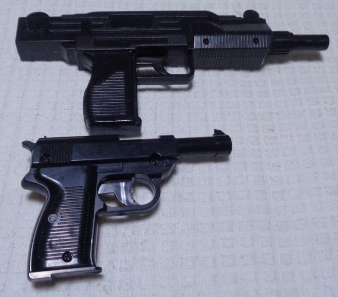 レトロ GUN 珍品 送料520円 銀玉鉄砲 UZI PANTHER ピストル 2丁セット 駄菓子屋玩具 当時物 現状渡し(ビンテージ)｜売買 ...