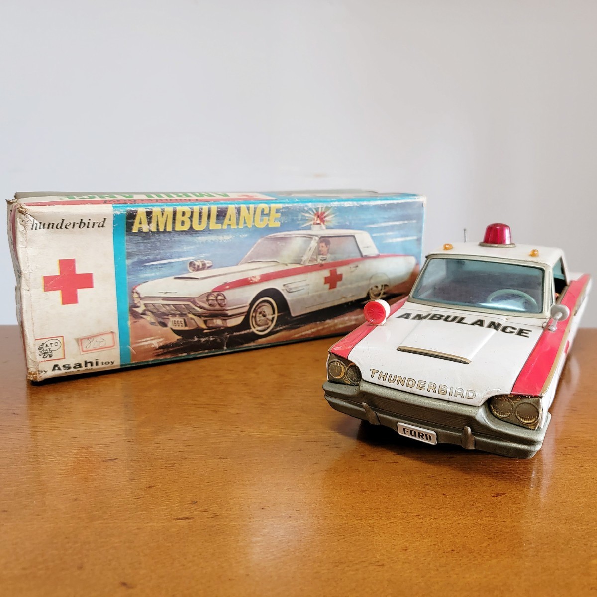 アサヒ玩具 Thunder bird AMBULANCE 救急車 オリジナル元箱付き フリクション 古い当時物 日本製(自動車)｜売買された ...