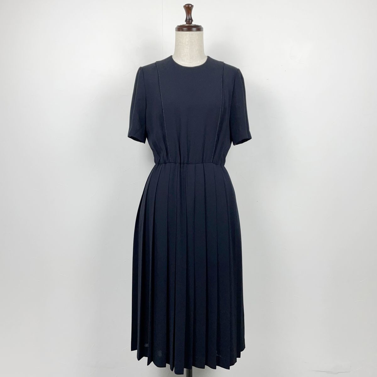 LAPINE ラピーヌ フォーマル ブラックワンピース フレア プリーツ ミモレ丈 裏地あり 半袖 レディース 黒 ブラック サイズ9 ZB452(Mサイズ)｜売買されたオークション情報 ...