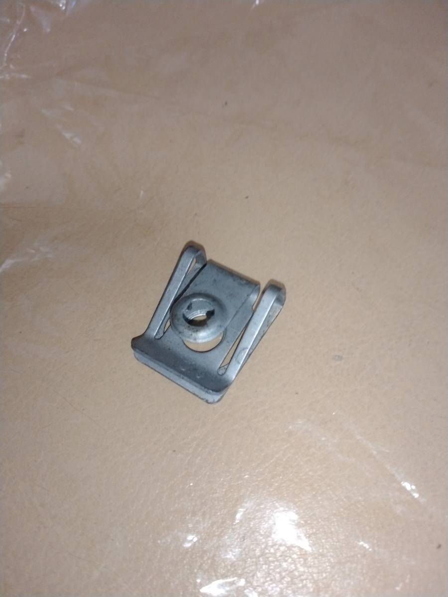 E46以降BMW車全般 BMW 純正 エンジンアンダーカバー アンダーパネル C クリップナット 07146981767 E46 BMWミニ ...