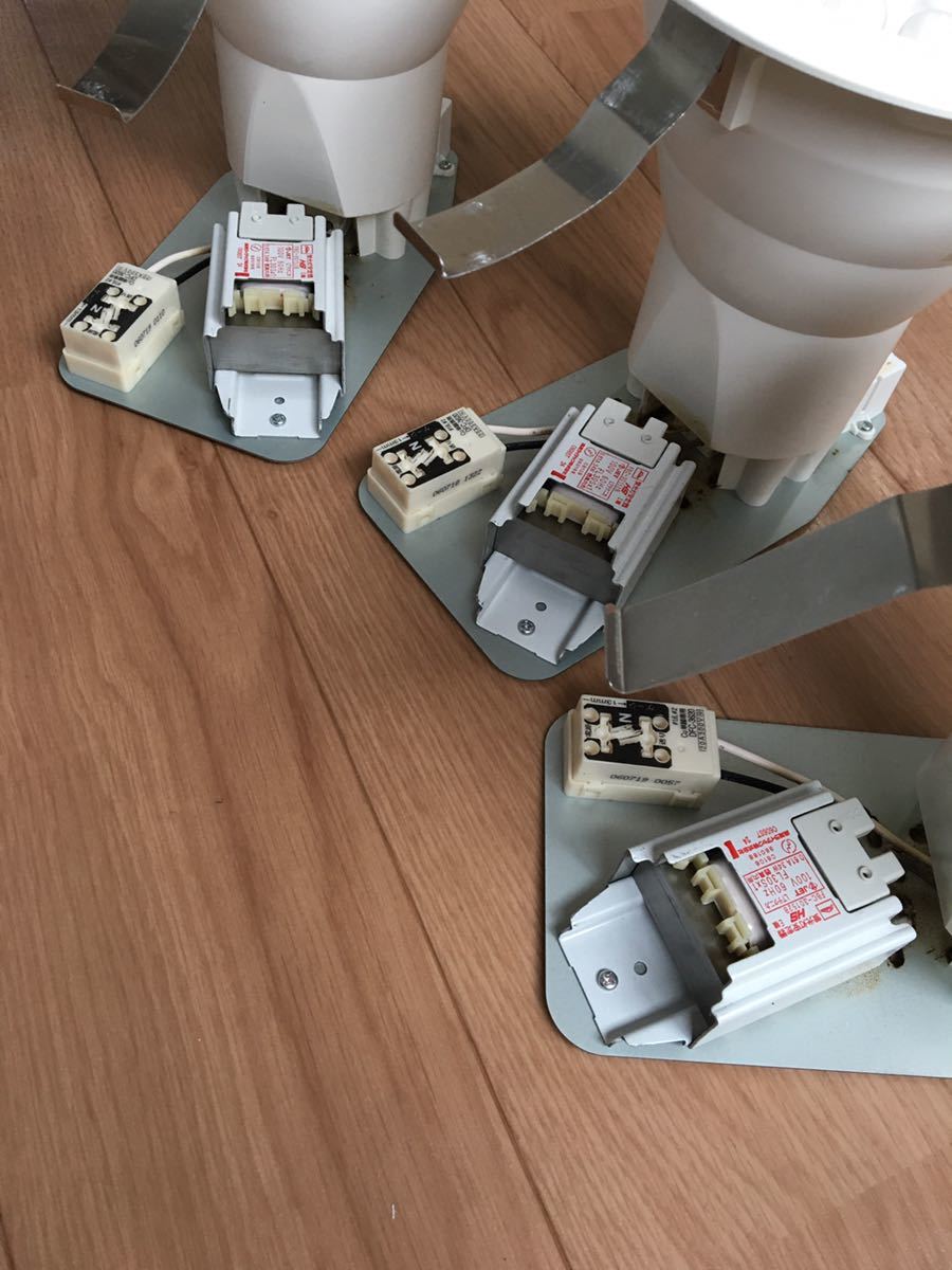 東芝 ダウンライト 蛍光灯器具 FLD-2777 3個セット 電球付き FLD27 TOSHIBA 電球色(ダウンライト)｜売買されたオークション情報、yahooの商品情報をアーカイブ公開 ...