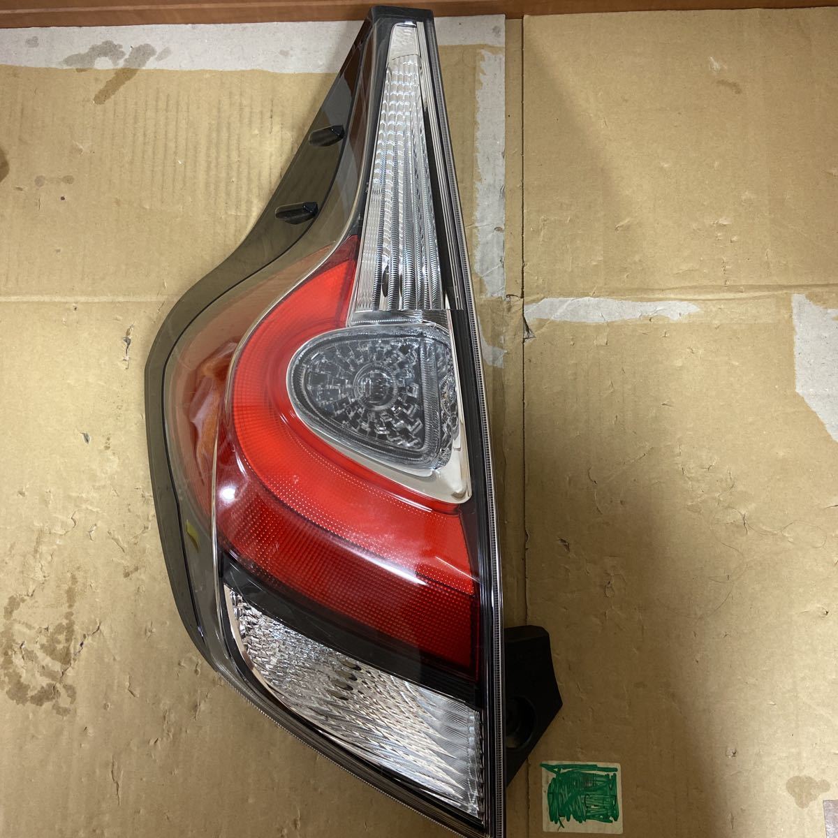 トヨタアクア NHP10 後期 左 テールライト STANLEY 52-309(テールライト)｜売買されたオークション情報、yahooの商品 ...