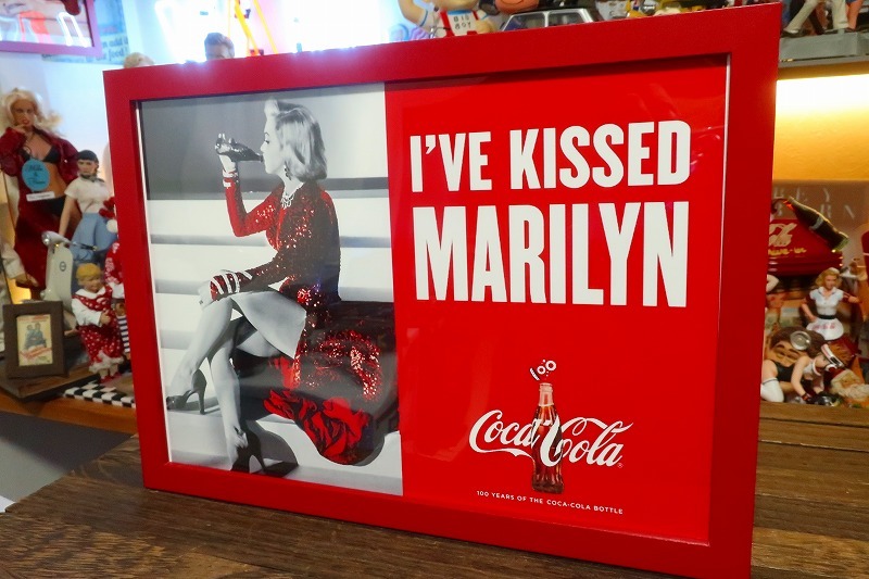 激レア コカコーラ 広告ポスター フレーム付 マリリンモンロー 横長 I've kissed Marilyn(看板)｜売買されたオークション ...