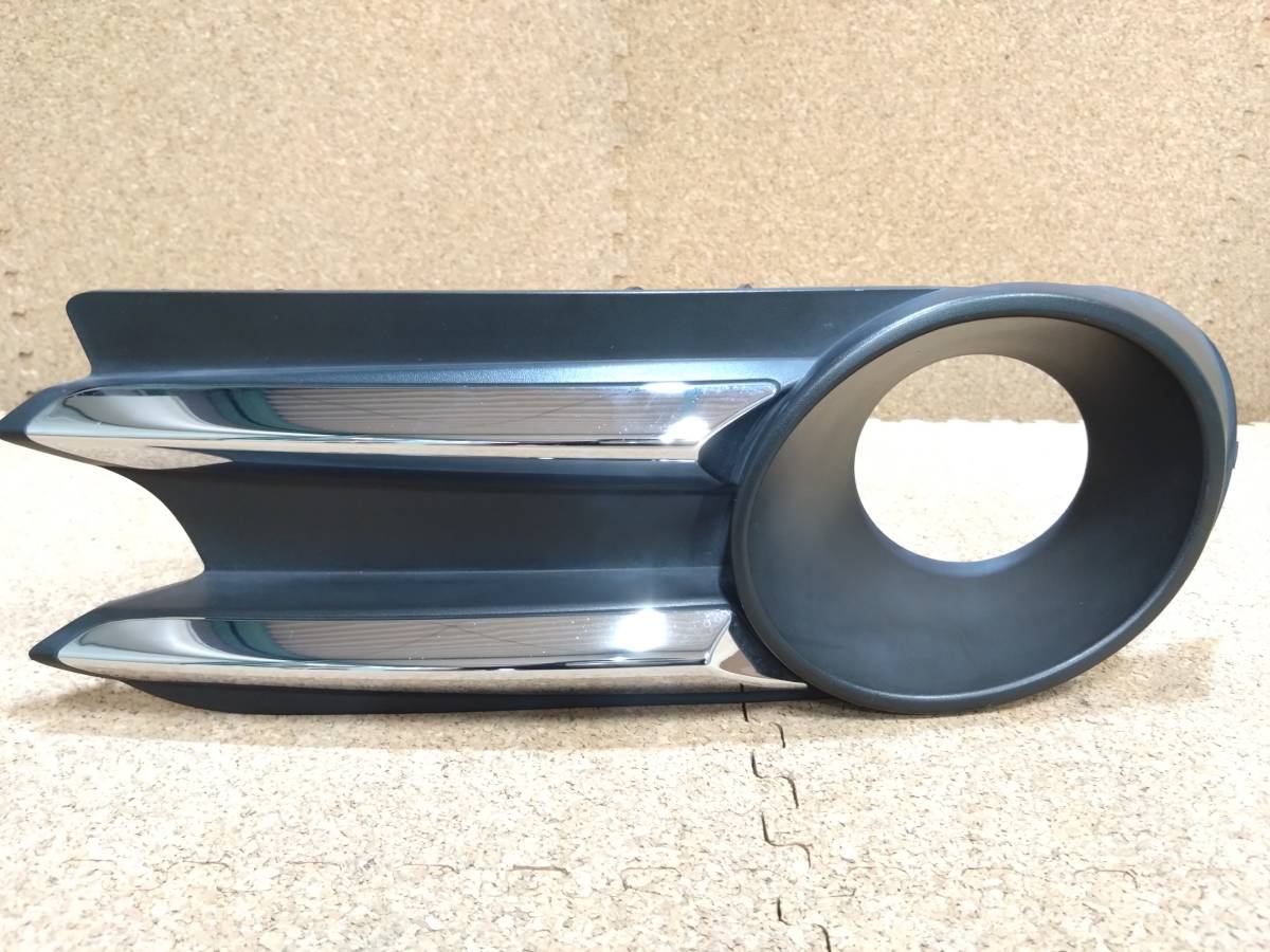 スタイリングパッケージ用 トヨタ エスクァイア ZRR80 ZRR85 ZWR80 80系 右フォグカバー 08401-28020 前期 素地 ...