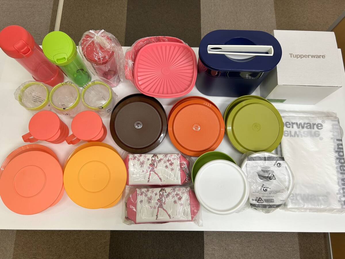 Tupperware タッパーウェア 保存容器 ボトル コップ ポーチ等22点おまとめ(プラスチック製)｜売買されたオークション情報、yahooの商品情報をアーカイブ公開 - オークファン ...