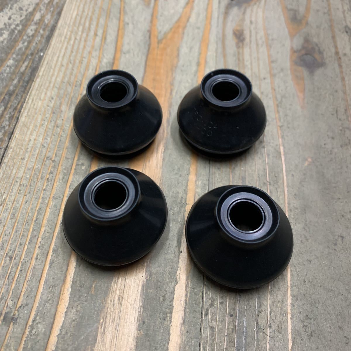 トヨタ用 スタビリンクダストブーツ4個 ヴォクシー ヴィッツ プリウスNHW20 エスクァイアZRR80 AZT250 1 NZT141 NZE AYZ W G NT200 300 ...