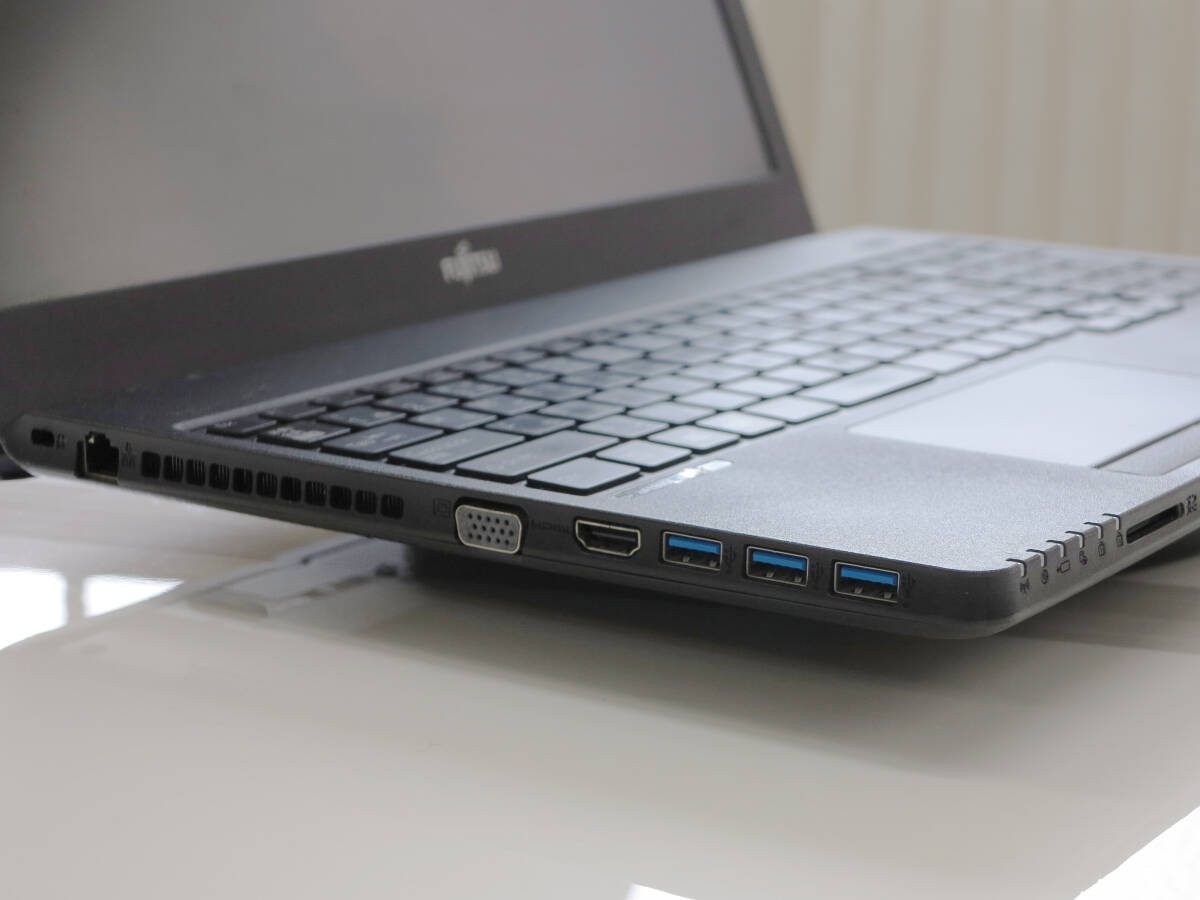 Fujitsu Lifebook A539 高性能ノートパソコン/ Core i3 8310U メモリ 8GB SSD 256GB ...