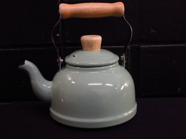 m8830 FUJIHORO JAPAN ホーロー製ヤカン 22L 小さめ くすみグリーン ケトル キッチン雑貨 直径約16cm 高さ約 ...