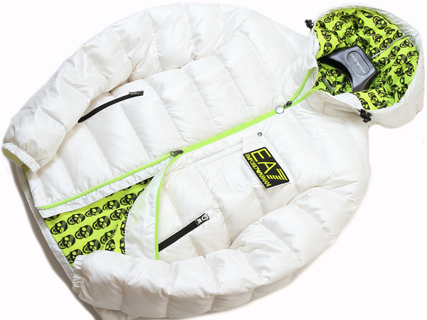 M EA7 エンポリオ アルマーニ 軽量 上質ダウン white(ジャンパー、ブルゾン)｜売買されたオークション情報、yahooの商品情報をアーカイブ公開 - オークファン（aucfan.com）