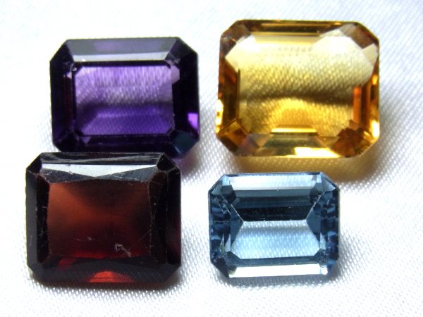 Shimoe 最落無し 1円 合計25 9ct 半貴ルース(アメジスト)｜売買されたオークション情報、yahooの商品情報をアーカイブ公開 - オークファン（aucfan.com）