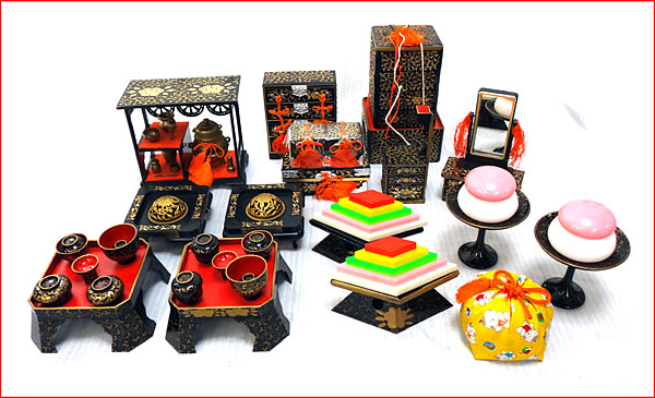 Ba8 昭和雛人形 雛道具 重箱 箪笥 針箱 等々 ドールハウスにも(ひな人形)｜売買されたオークション情報、yahooの商品情報をアーカイブ公開 - オークファン（aucfan.com）