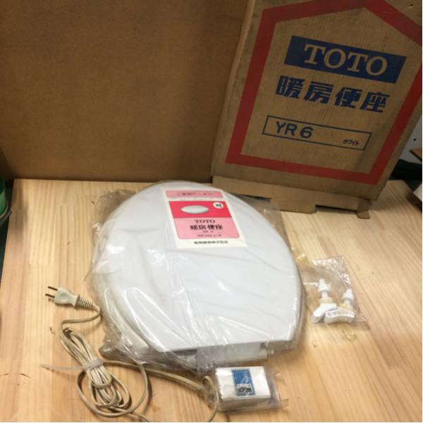 TOTO 暖房便座 トイレ用品 YR6 箱付き(普通便座)｜売買されたオークション情報、yahooの商品情報をアーカイブ公開 - オークファン ...