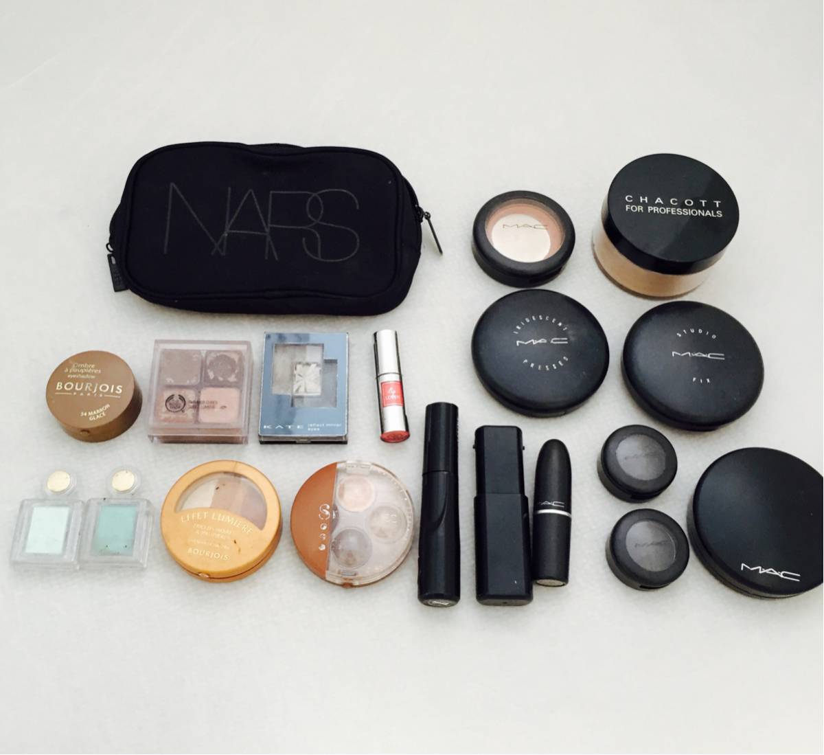 MAC NARS CHACOTT ランコム ブルジョワ など コスメ 大量 セット スモールアイシャドウ など(アイシャドウ)｜売買されたオークション情報、yahooの商品情報をアーカイブ公開 ...