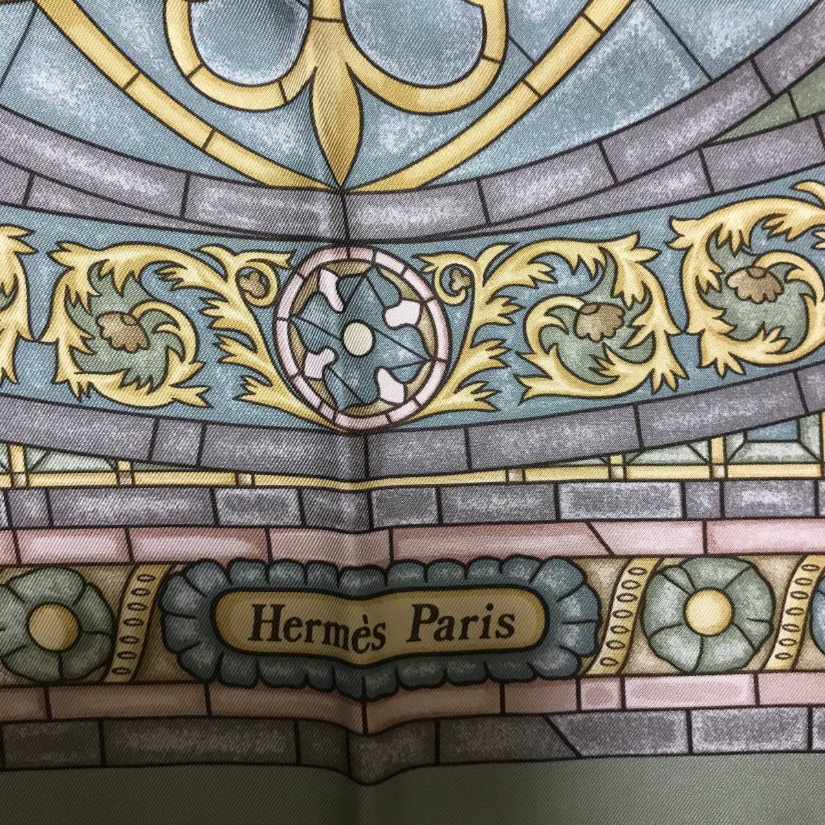 Hermes silkサテンスカーフ ライトグリーンの地にステンドグラスのエンジェル柄 四角 90x90cm(女性用)｜売買されたオークション情報、yahooの商品情報をアーカイブ公開 ...