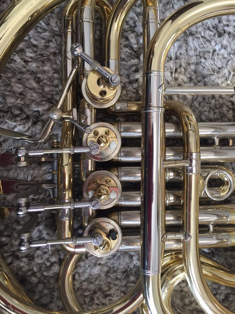 ホルン ベッソン BESSON フルダブルホルン BE-702(フレンチホルン)｜売買されたオークション情報、yahooの商品情報をアーカイブ公開 - オークファン（aucfan.com）