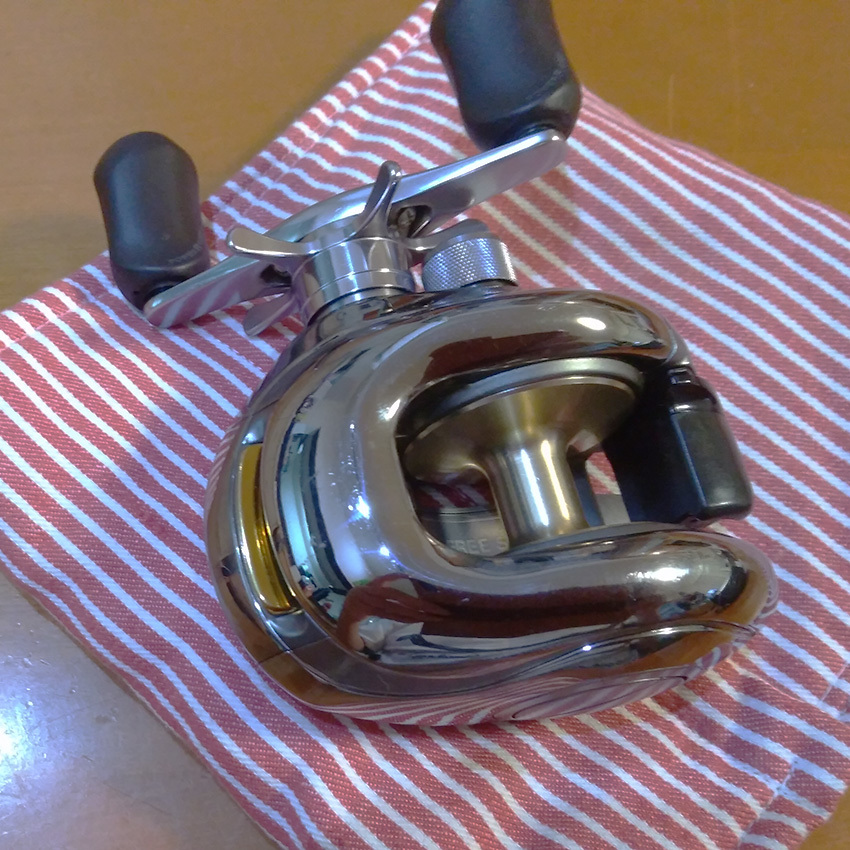 シマノ SHIMANO アンタレス RH220 機関良好 浅溝スプール付き(シマノ)｜売買されたオークション情報、yahooの商品情報をアーカイブ公開 - オークファン（aucfan.com）