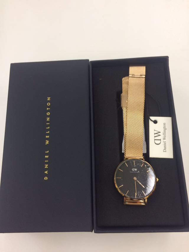 Daniel Wellington ダニエルウェリントン ユニセックス 腕時計 DW00100161 40㎜ 並行輸入品 ジャンク(2針（時 ...