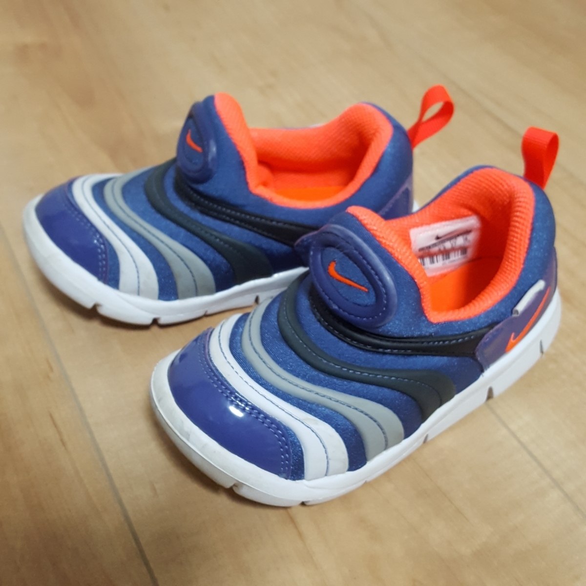 NIKE ダイナモフリー 16cm(16cm～)｜売買されたオークション情報、yahooの商品情報をアーカイブ公開 - オークファン（aucfan.com）