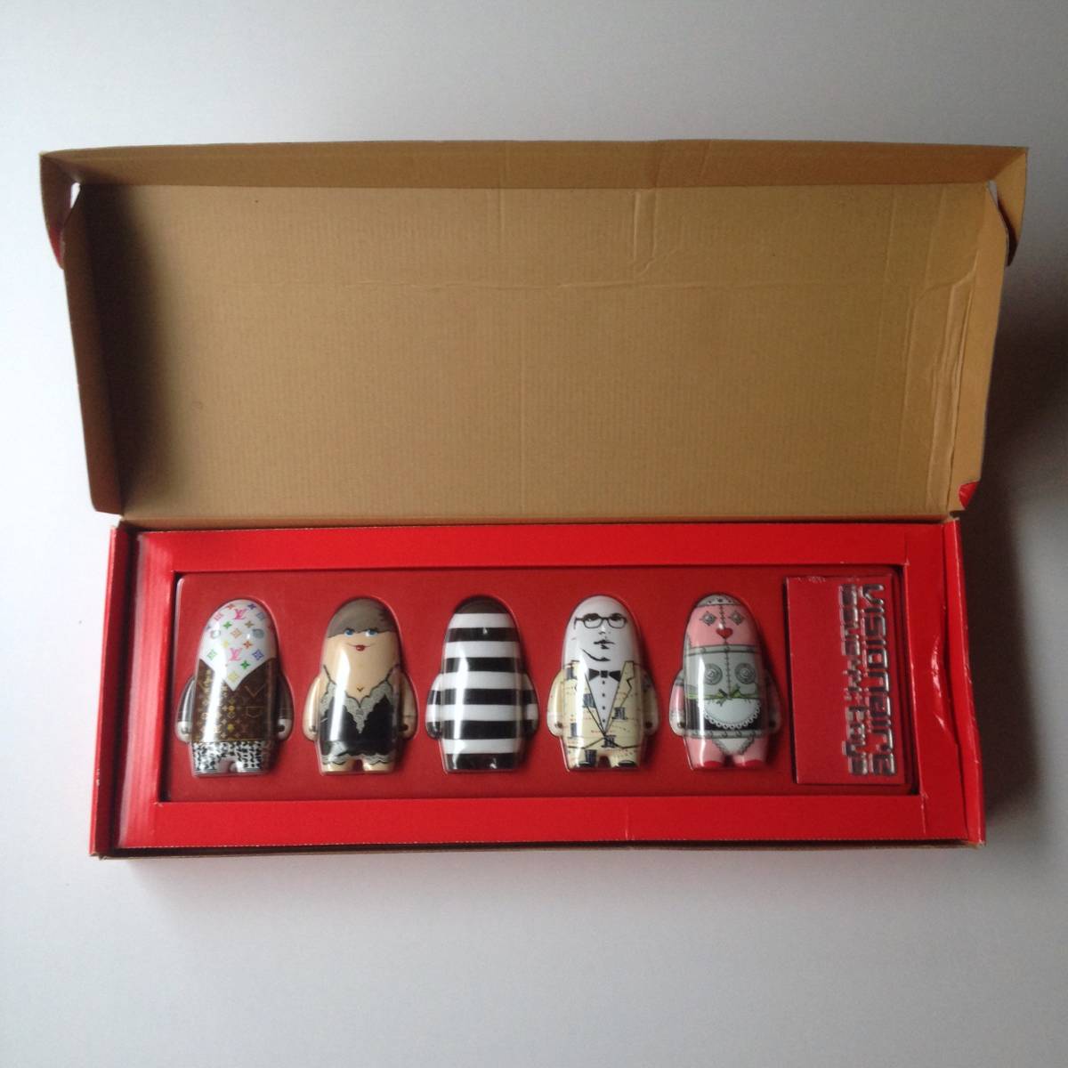 Visionaire 44 Toys Red Kidrobot Marc Jacobs Louis Vuitton Dolce ...