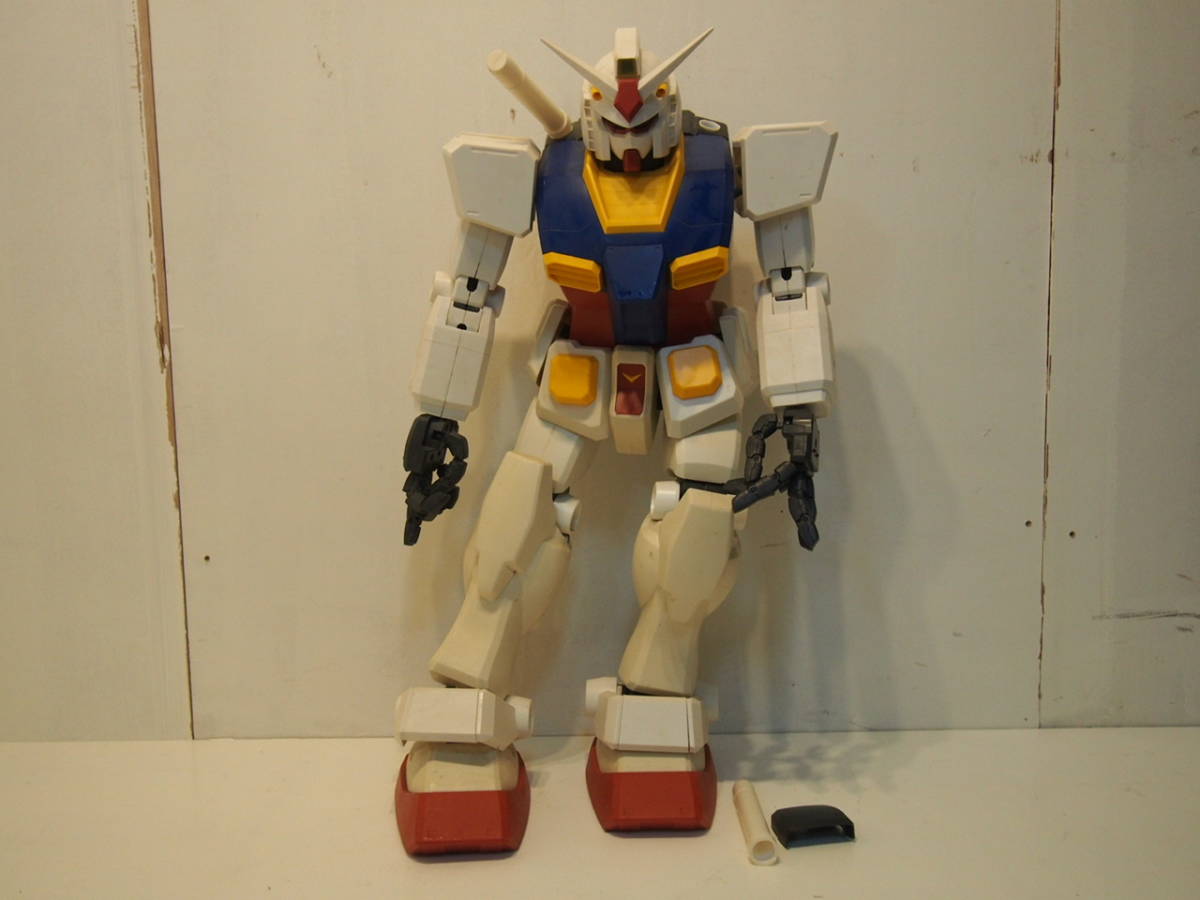 0804-07 機動戦士ガンダム 特大フィギュア 約71cm 詳細不明 現状品(機動戦士ガンダム)｜売買されたオークション情報、yahooの商品情報をアーカイブ公開 - オークファン ...