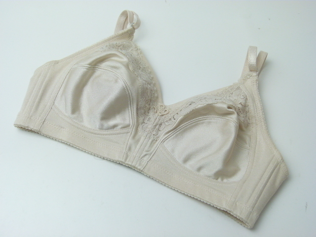 シャルレ FA151 補正 ブラジャー B70 ベージュ(Bカップ)｜売買されたオークション情報、yahooの商品情報をアーカイブ公開 - オークファン（aucfan.com）