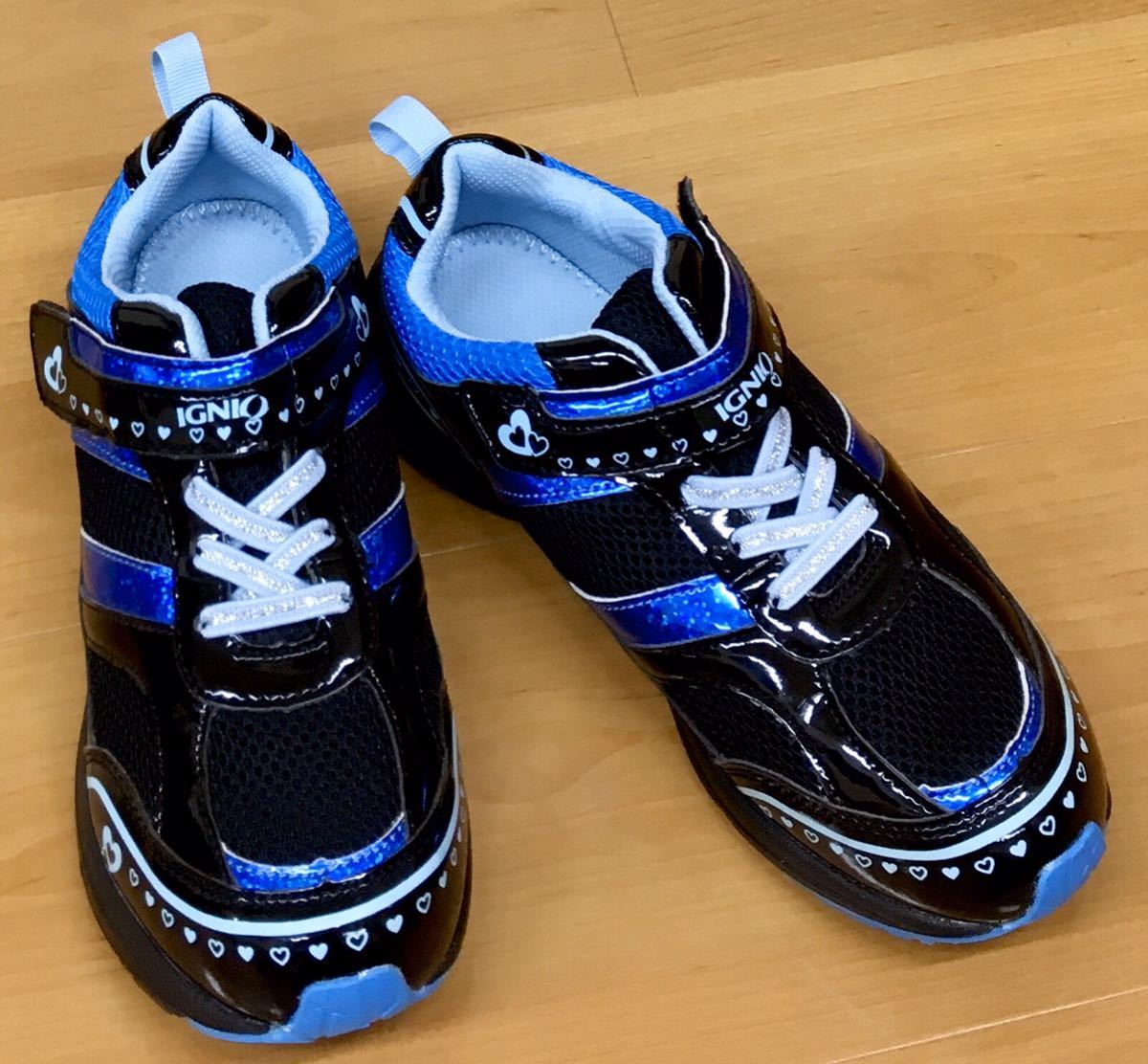 IGNIO イグニオ スニーカー 23.5cm ブラック×ブルー系 ハート(23cm～)｜売買されたオークション情報、yahooの商品情報をアーカイブ公開 - オークファン（aucfan.com）