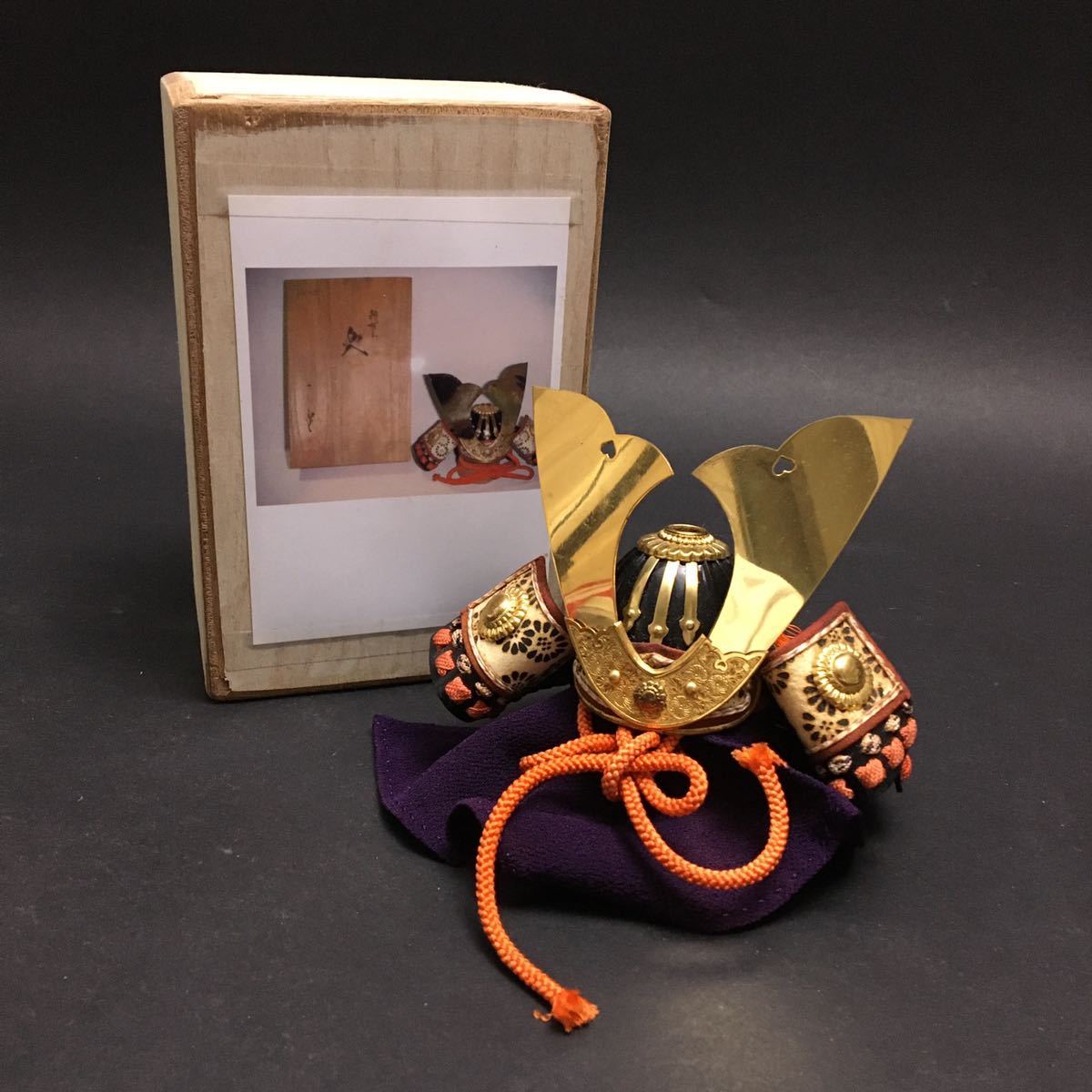 甲冑 兜 鎧 加藤一冑 作 綱川頼有 菊金物兜 11センチ E26-027(甲冑（兜、鎧）)｜売買されたオークション情報、yahooの商品情報をアーカイブ公開 - オークファン（aucfan.com）