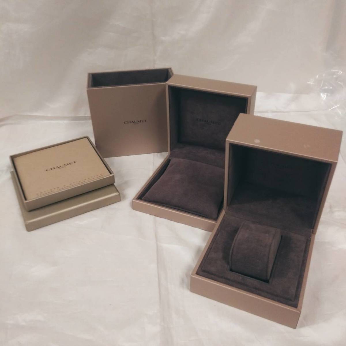 ショーメ ボックス Chaumet BOX 共通取扱説明書付き 腕時計用 収納箱 空箱(ショーメ)｜売買されたオークション情報、yahooの商品情報をアーカイブ公開 - オークファン ...
