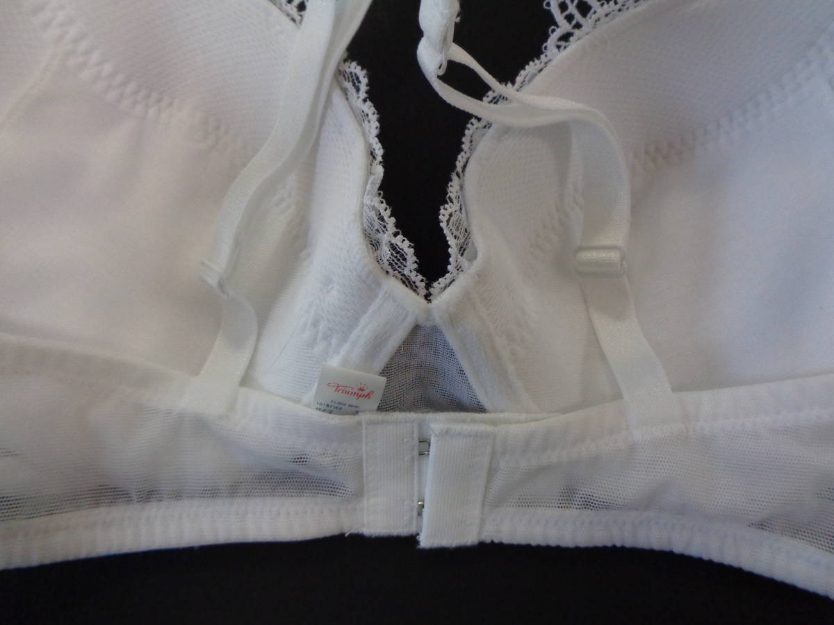 ♪新品トリンプTriumph 豪華レース「FLORALE」ブラジャーサイズE75♪2枚セット♪ Eカップ以上