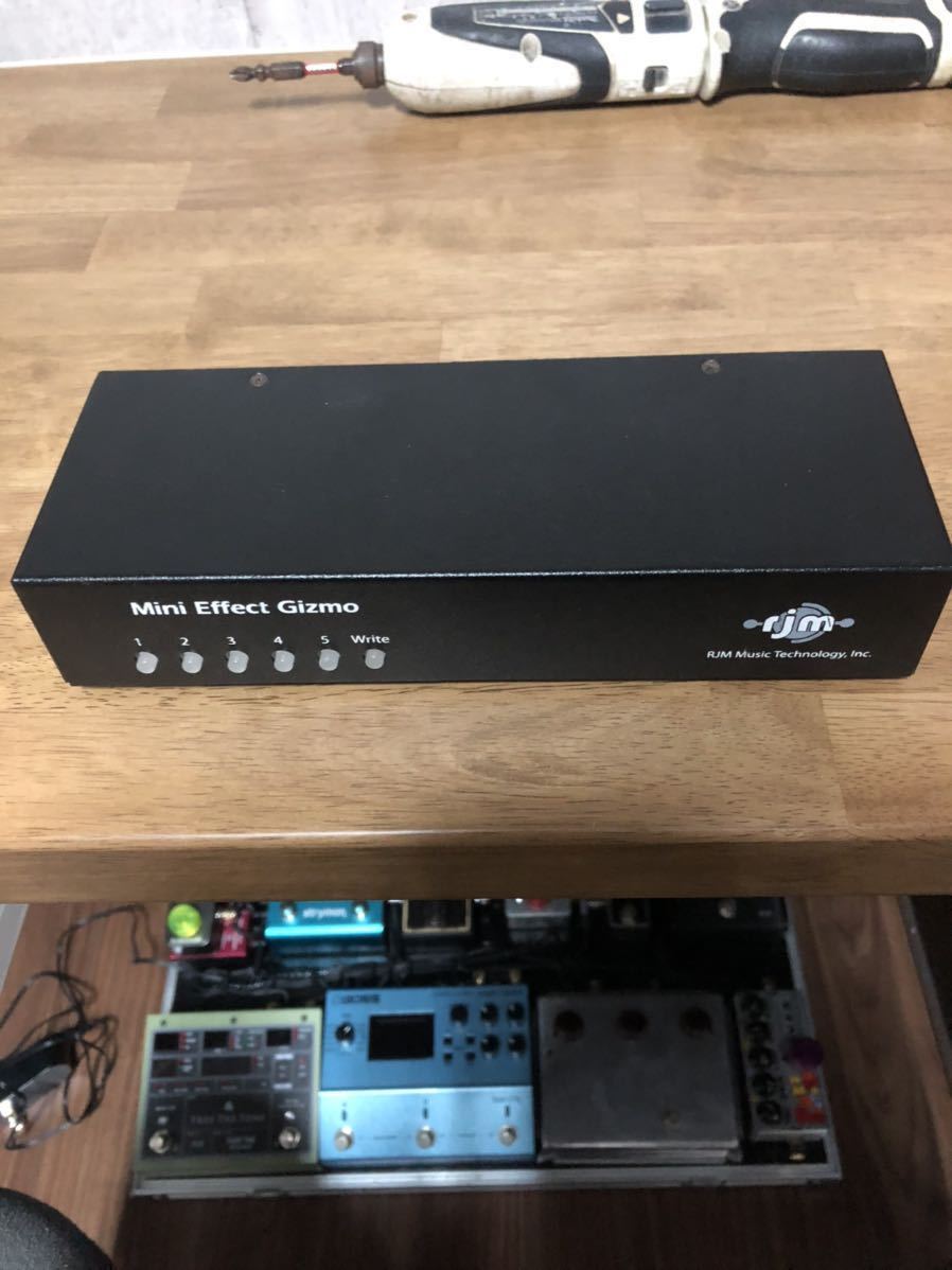 RJM mini effect gizmo エフェクト ギズモ ループ スイッチャー MIDI ラック(エフェクター)｜売買されたオークション ...