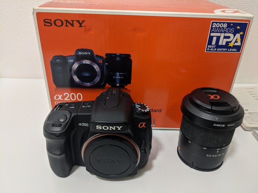 4351 大幅 カメラ好き必見 品 カメラ SONY ソニー α200 DSLR-A200K デジタル一眼 ズームレンズキット(ソニー)｜売買 ...