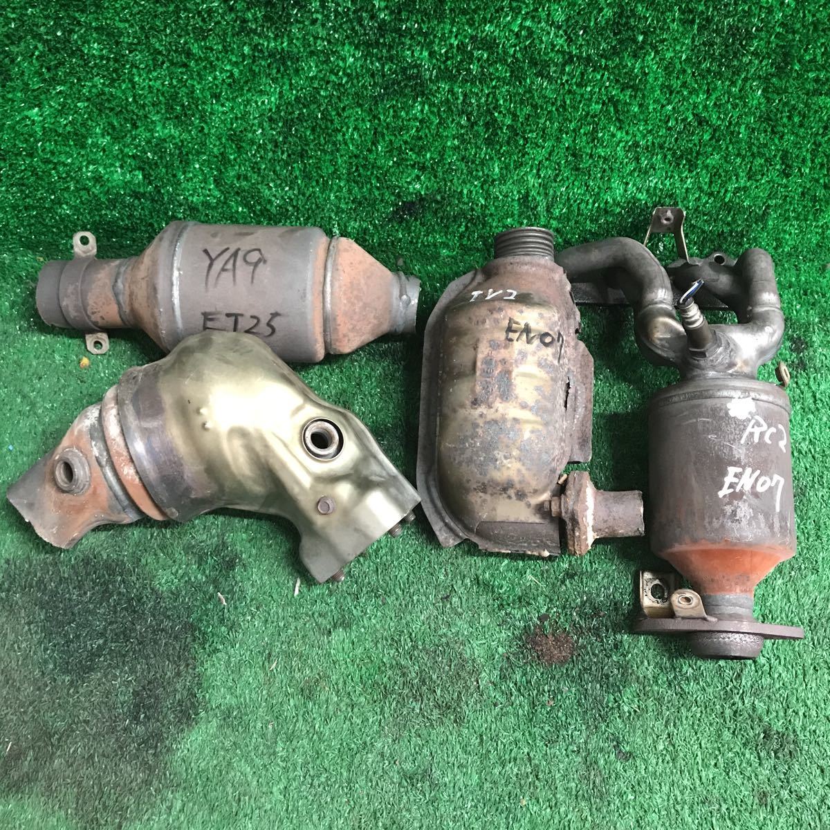 スバル 触媒 3台分セット YA9.RC2.TV2(触媒、エキマニ、フロントパイプ)｜売買されたオークション情報、yahooの商品情報をアーカイブ公開 - オークファン（aucfan.com）