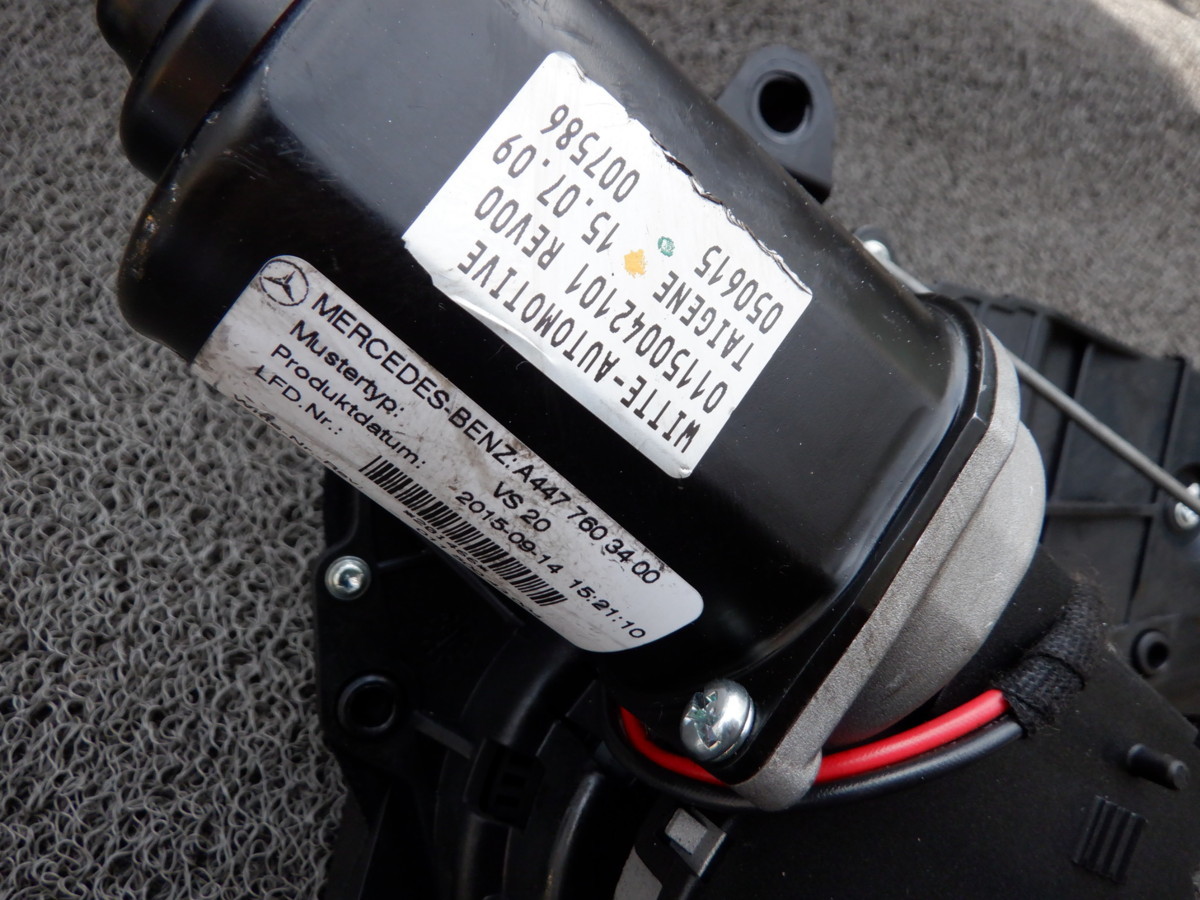 ベンツ純正 W447 Vクラス V220d リア ドア アクチュエーター ユニット A4477603400 21-4-113(メルセデス ...