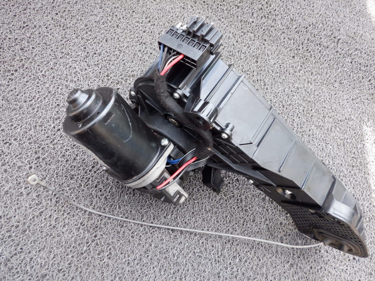 ベンツ純正 W447 Vクラス V220d リア ドア アクチュエーター ユニット A4477603400 21-4-113(メルセデス ...