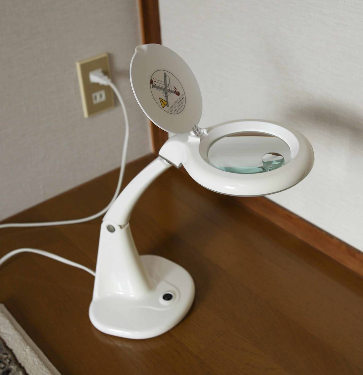 オーム電機 デスクライト L-ZOOM LEDスタンド ODS-L8093-W 07-6380(照明)｜売買されたオークション情報、yahooの商品情報をアーカイブ公開 - オークファン ...